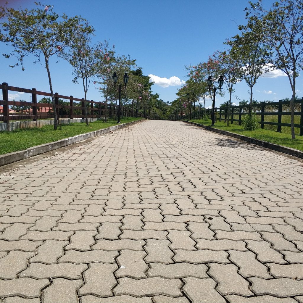 Pavimentação | Piso em Bloquete Paver - Construções Rurais
